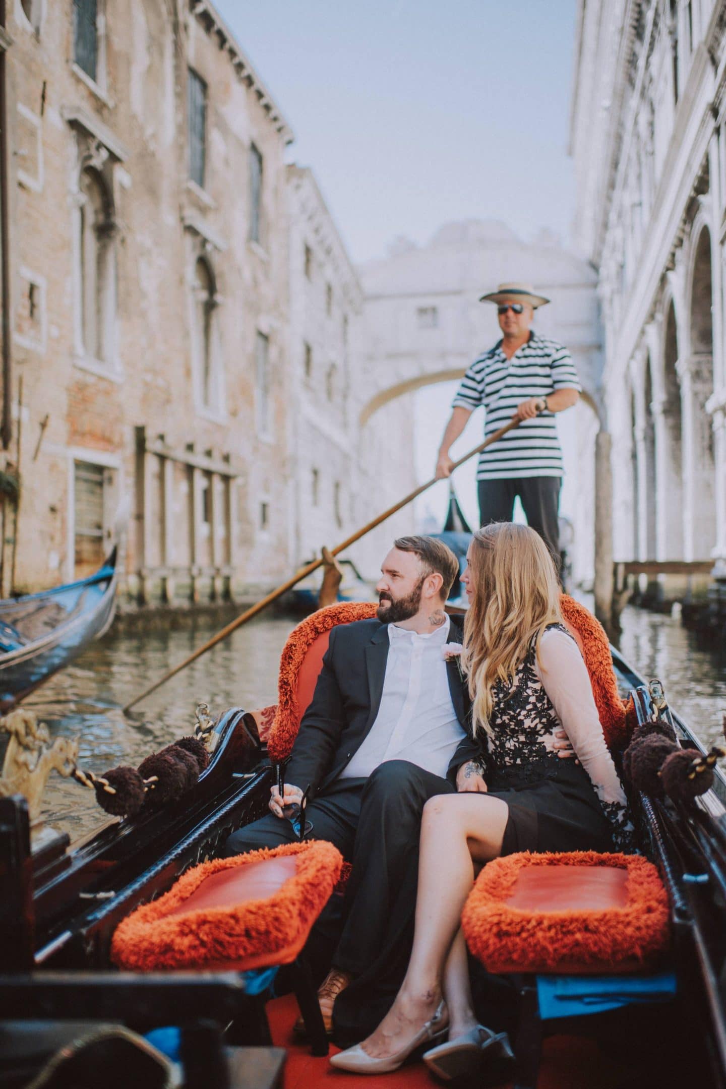 A romantic gondola ride with your Venice photographer? Why not?!